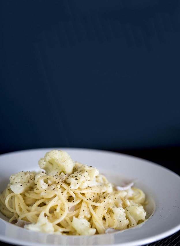 Pasta con coliflor | Receta de spaghetti con coliflor y bechamel